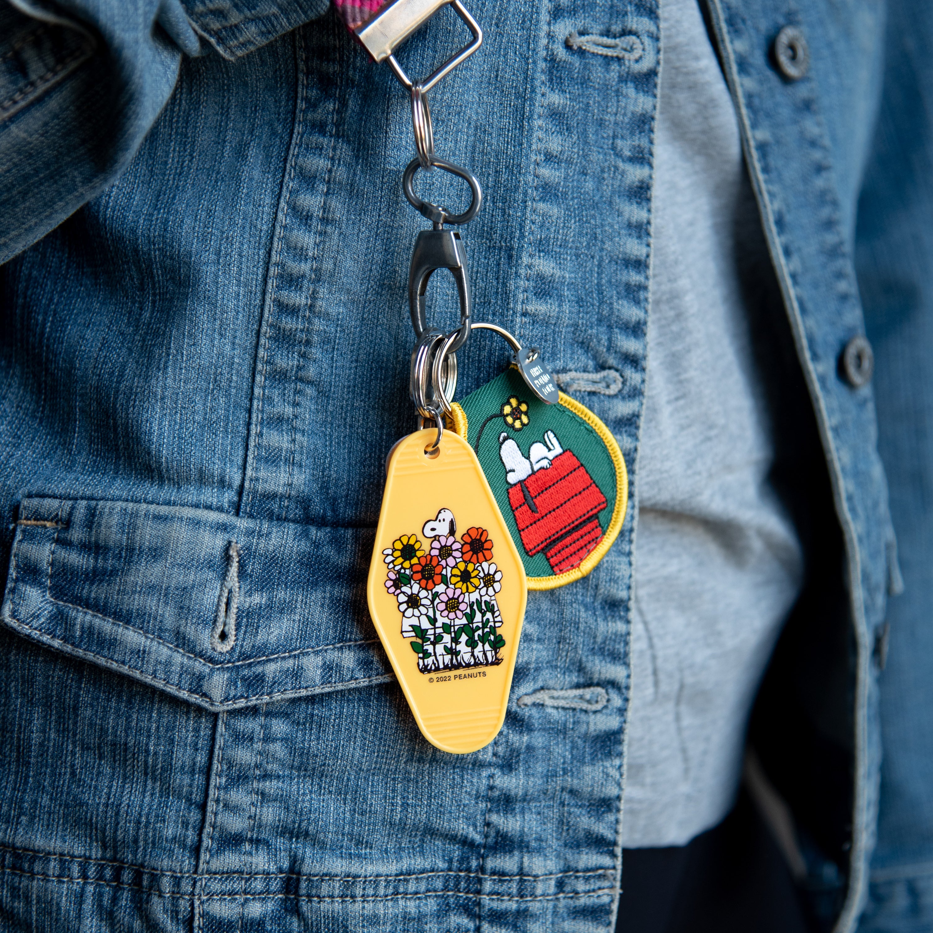 Three Potato Four x Peanuts® - Snoopy Flower Doghouse Patch Keychain ...